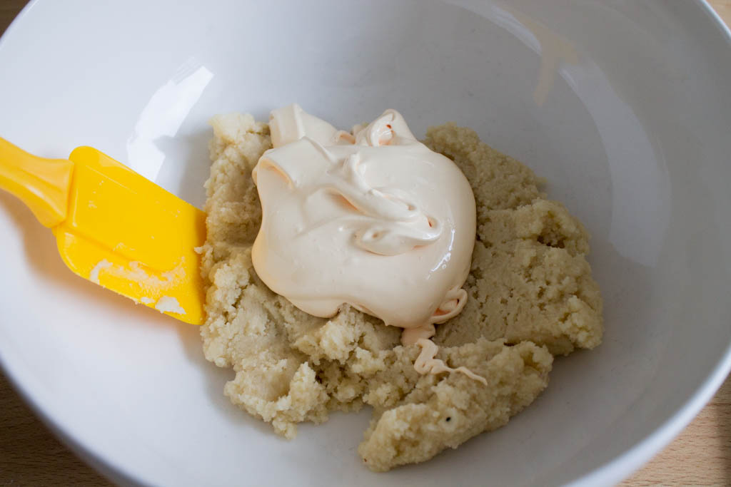 Mogador macarons (Milk chocolate and passion fruit) – Road to Pastry