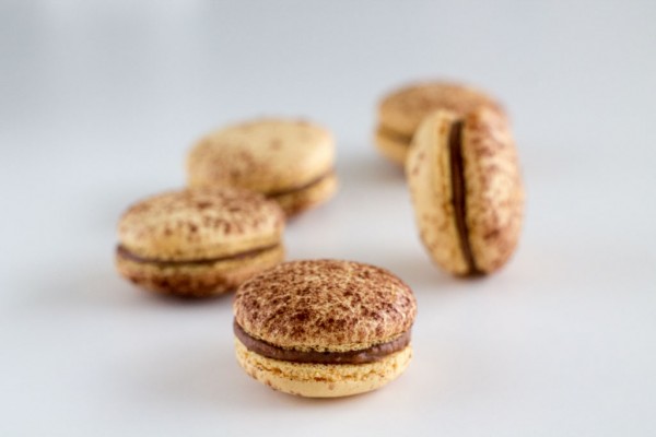 Mogador macarons (Milk chocolate and passion fruit) – Road to Pastry