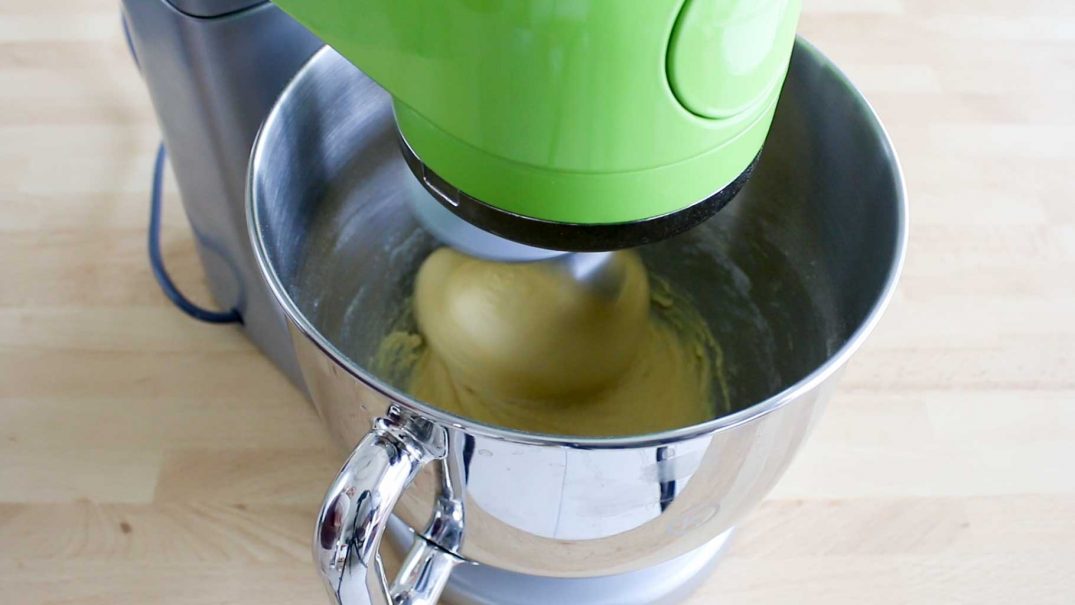 Video: Simple round brioches – Road to Pastry