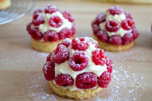 Recipe: Raspberry tartlets with ginger and lime cream – Road to Pastry